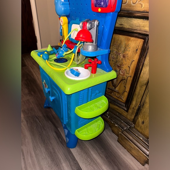 Doc McStuffins | Toys | Doc Mcstuffins Talking Stuffy Checkup Station ...